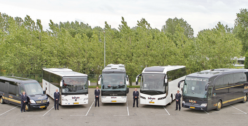 Vijf nieuwe touringcars! | Koninklijke Beuk