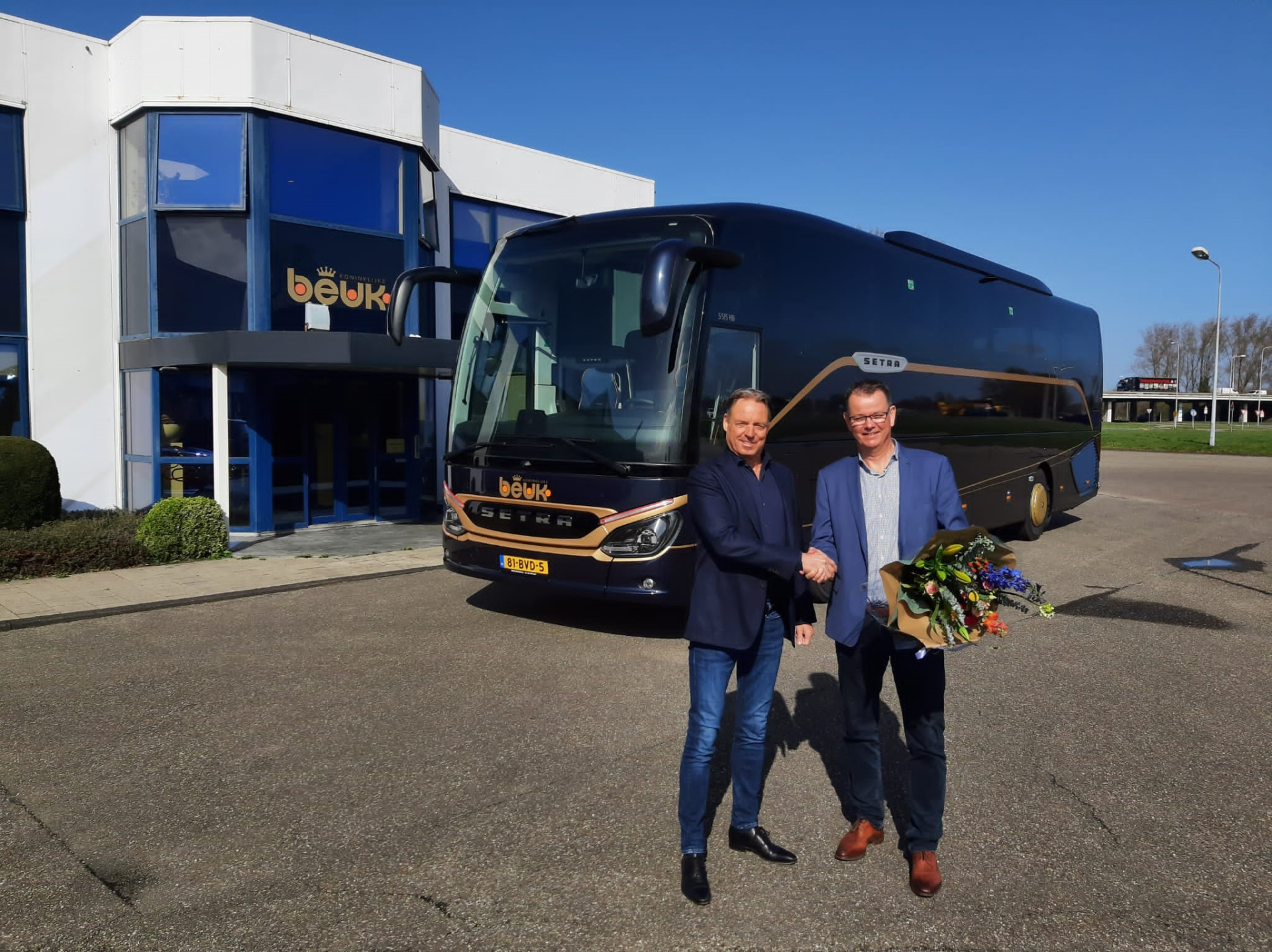 Twee nieuwe Setra's voor Koninklijke Beuk | Koninklijke Beuk